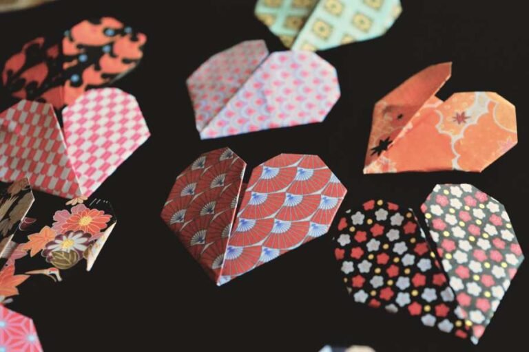 Origami Herz falten: Schritt-für-Schritt Anleitung